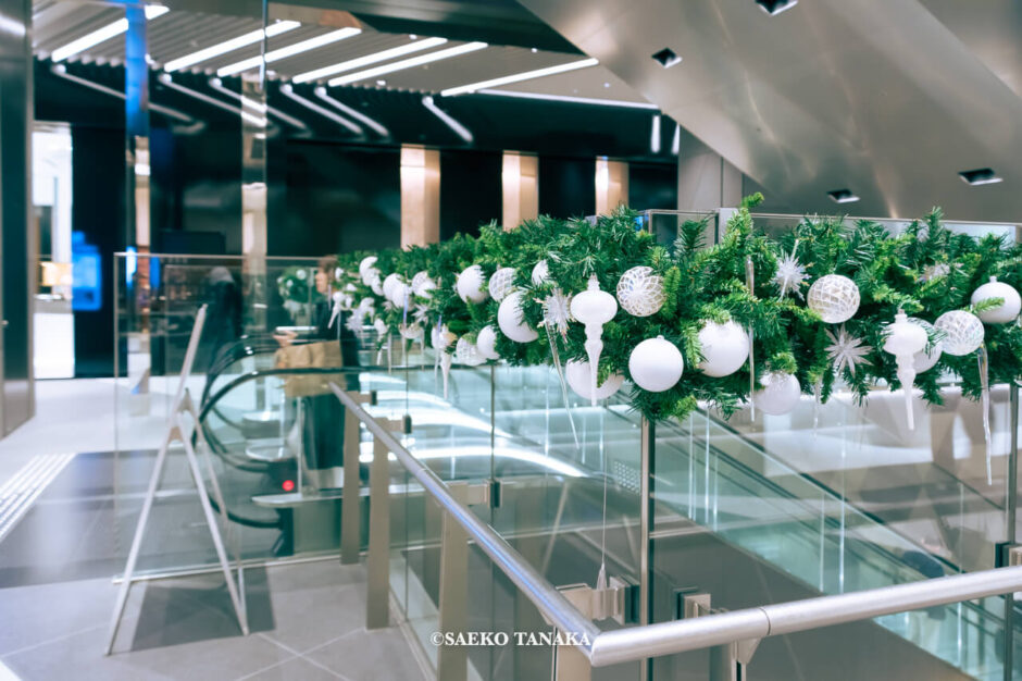 日本の伝統美を表す金継ぎクリスマスツリー｜東京ミッドタウン八重洲 | サッチマグ